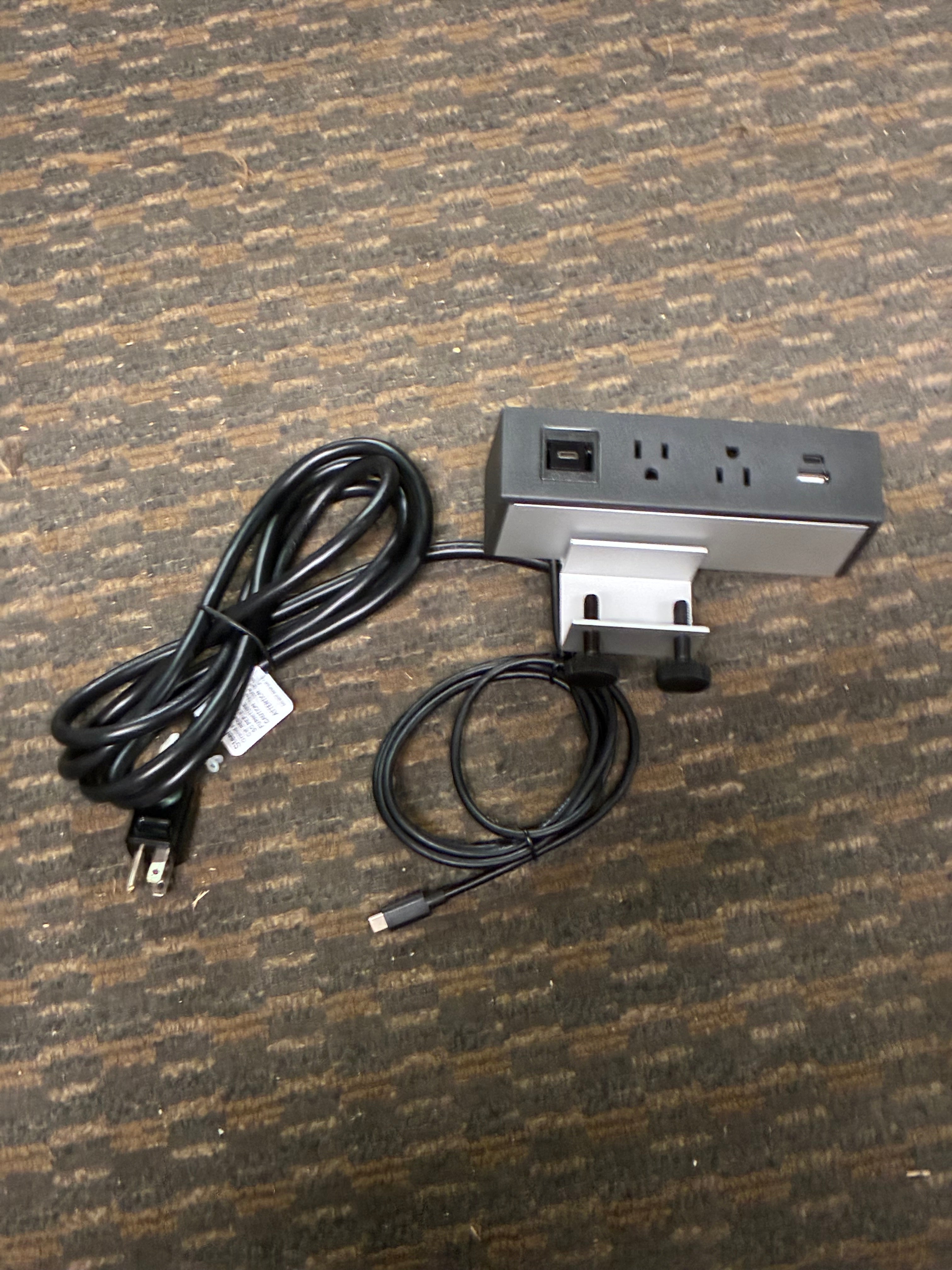 BYRNE | ASSEMBLE CLAMP - ON POWER DISTRIBUTION UNIT – Storr PreOwned