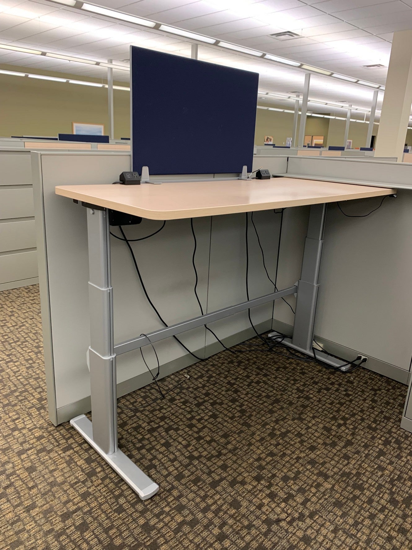 STEELCASE | SERIES 5 HEIGHT-ADJUSTABLE DESK – Storr PreOwned