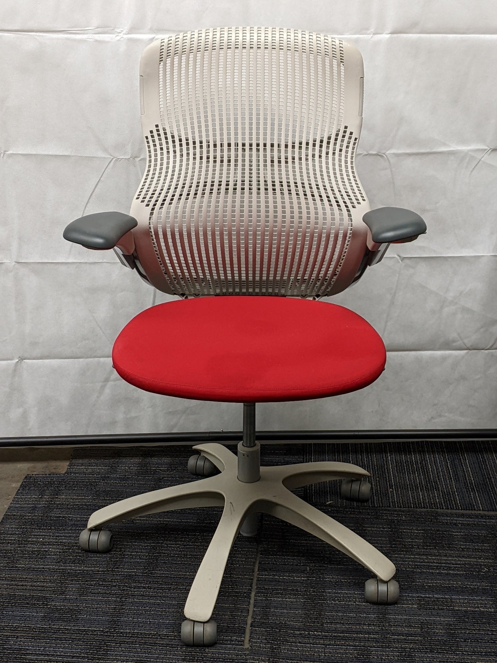 KNOLL | GENERATION TASK CHAIR – Storr PreOwned