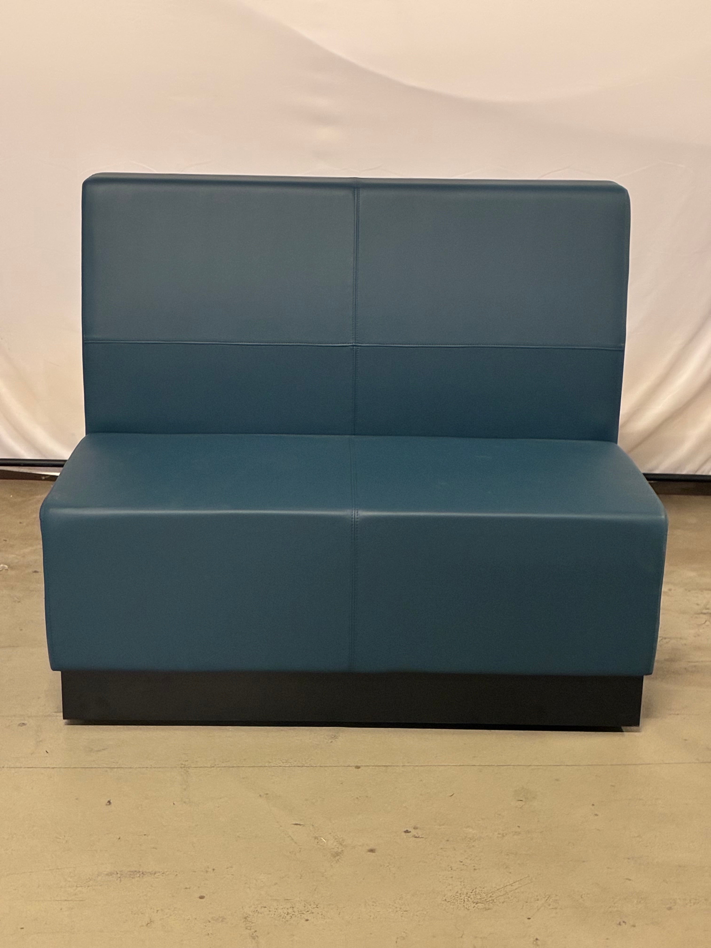 NATIONAL | FRINGE, MID BOOTH, 2 SEAT, DOUBLE-SIDE – Storr PreOwned