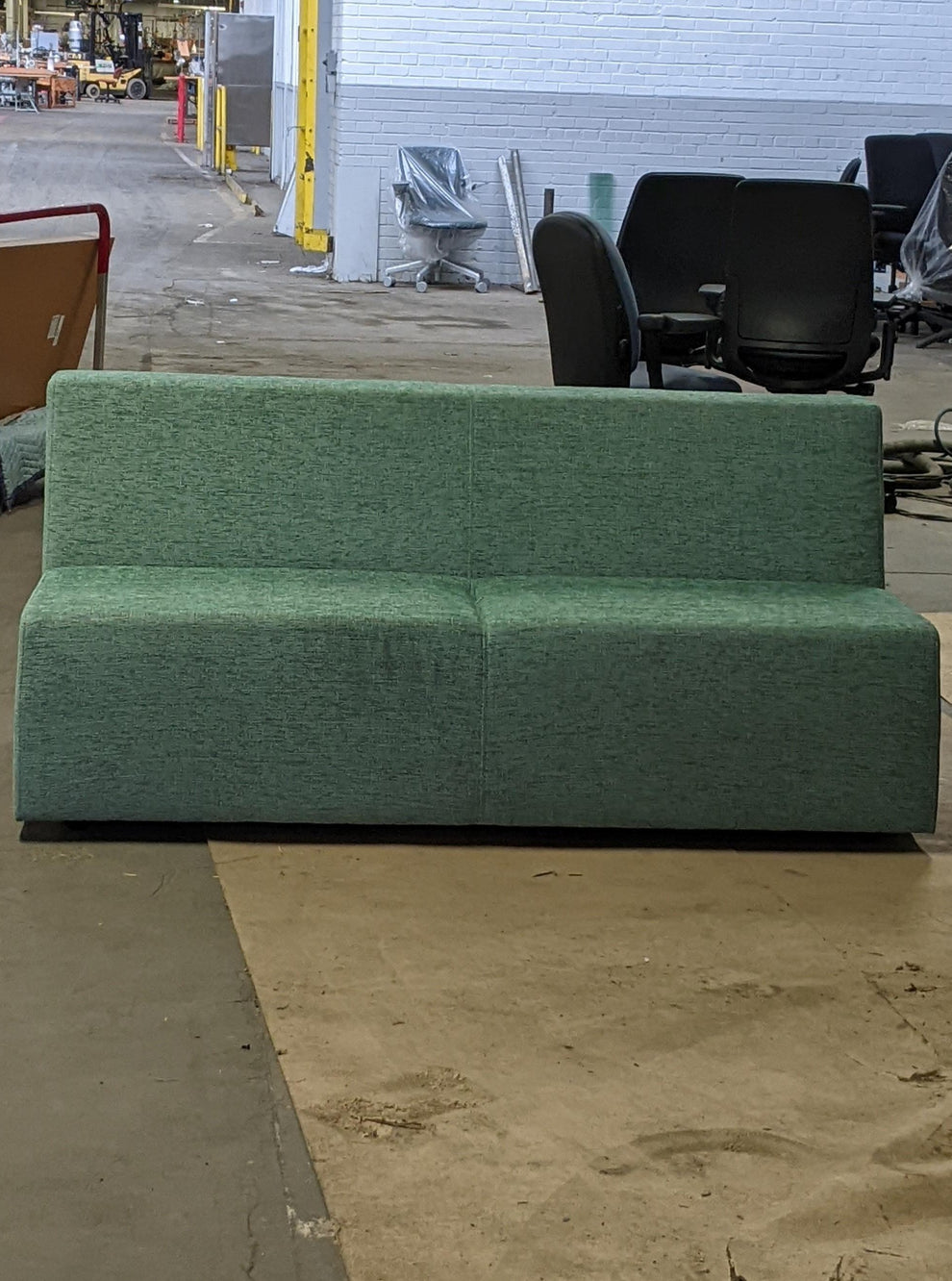 CAMPFIRE; SEATING- BIG LOUNGE – Storr PreOwned