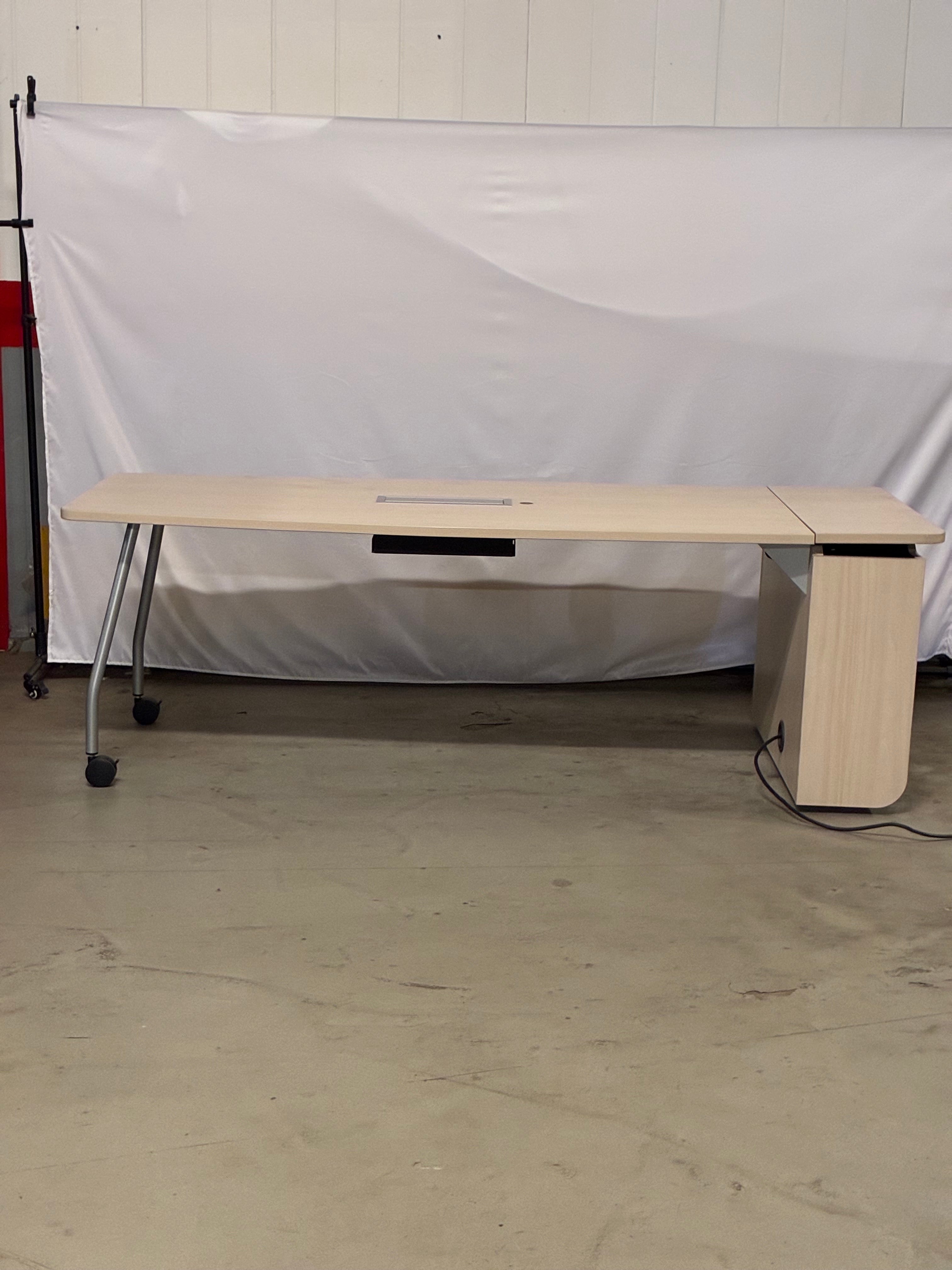 STEELCASE | VERB ACTIVE MEDIA TABLE W/TV – Storr PreOwned