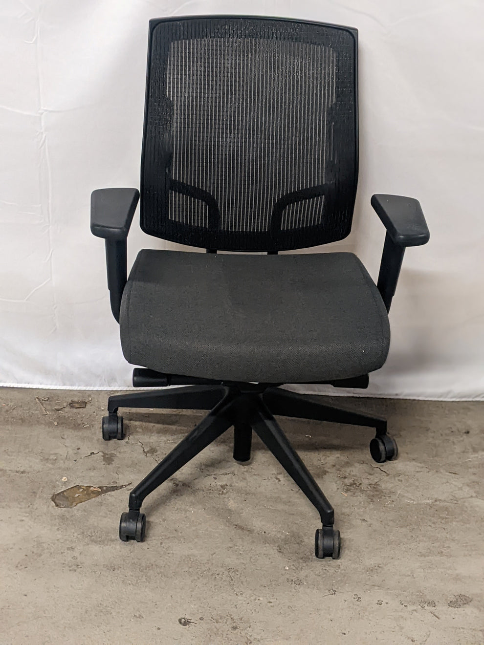 SIT ON IT | FOCUS MID BACK TASK CHAIR – Storr PreOwned