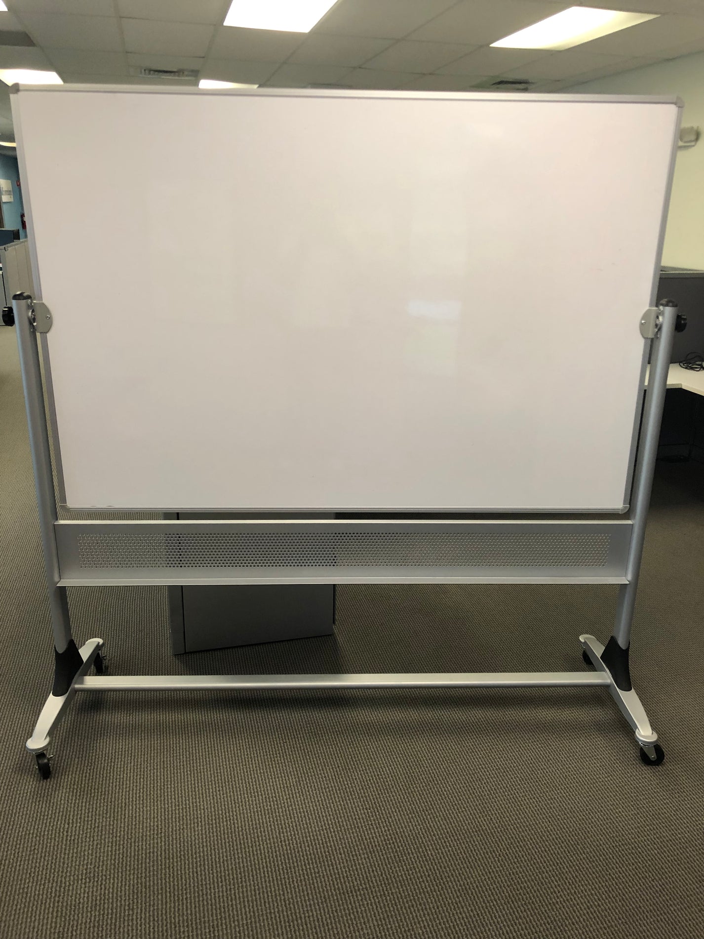 48 X 72 MOBILE MARKERBOARD – Storr PreOwned